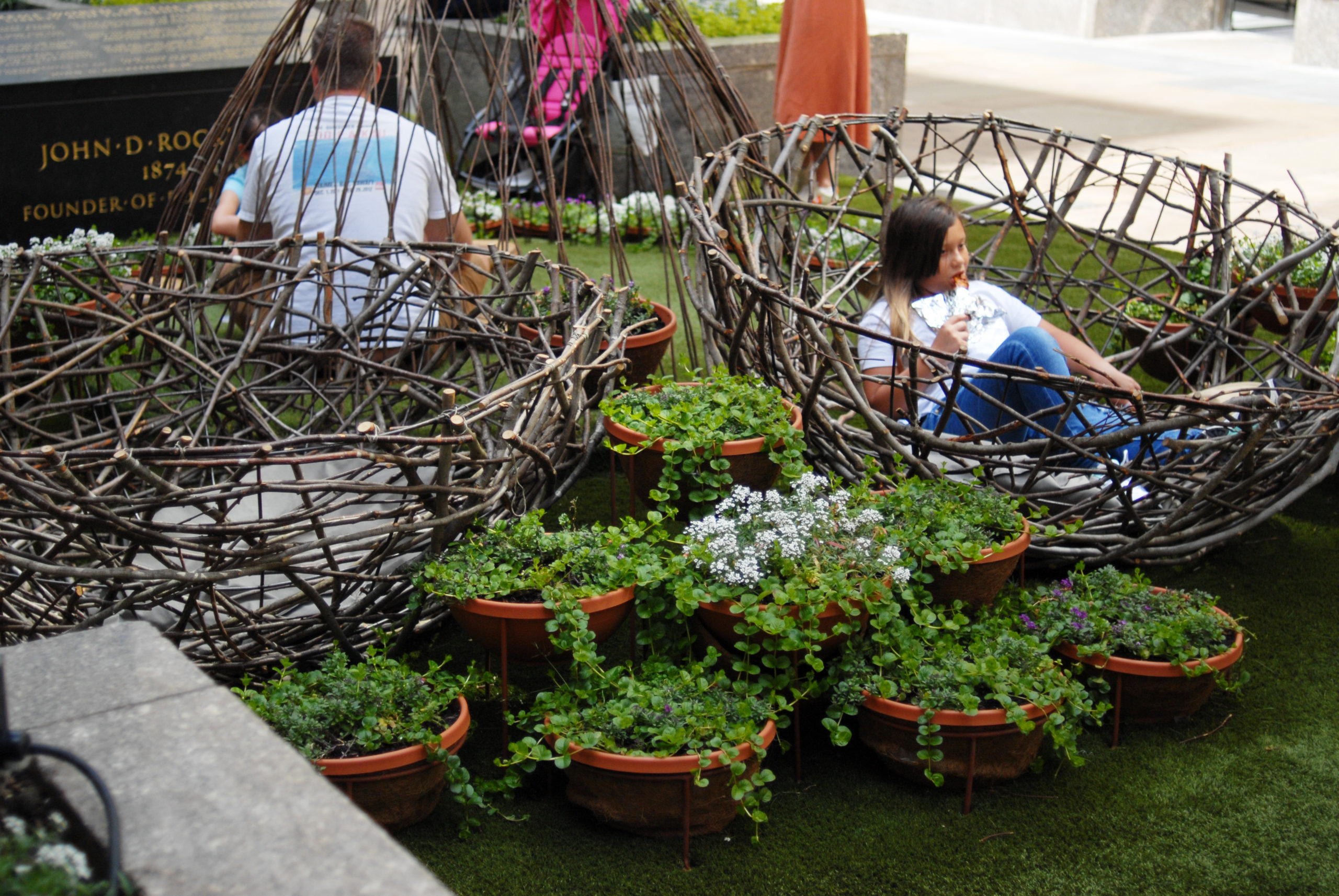 Spring Channel Gardens at Rockefeller Center - Rewild Landscape